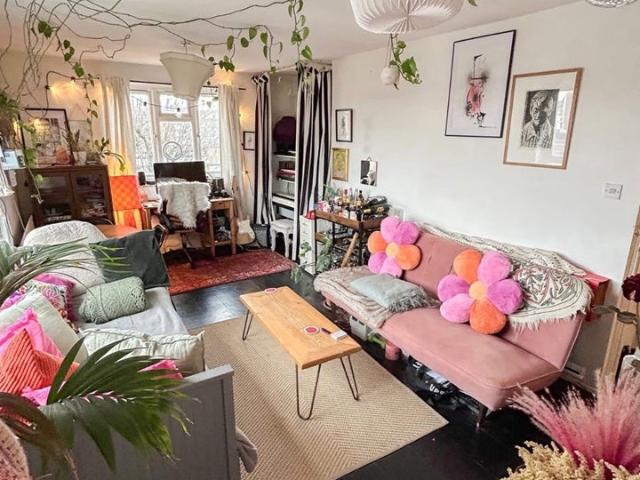 Apartment at Amhurst Road, Greater London