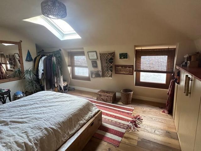 Apartment at Amhurst Road, Greater London