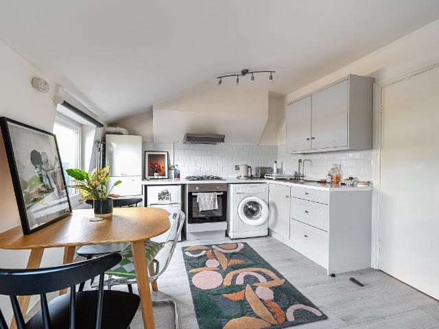 Apartment at Amhurst Road, Greater London
