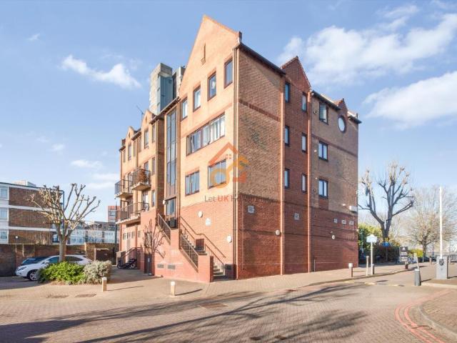 Apartment at Amsterdam Road, Greater London
