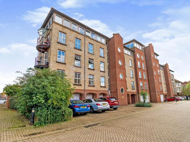 Apartment at Andes Close, Southampton