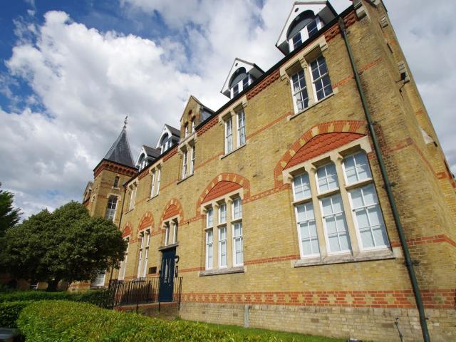 Apartment at Anglian Close, Watford