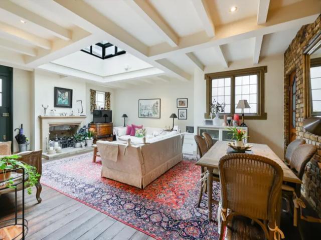 Apartment at Anhalt Road, Greater London