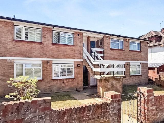 Apartment at Ankerdine Crescent, Greater London
