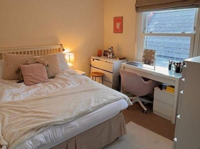 Apartment at Abbeville Road, Greater London