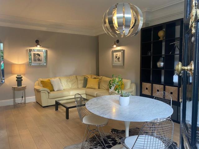 Apartment at Abbey Road, City of Westminster