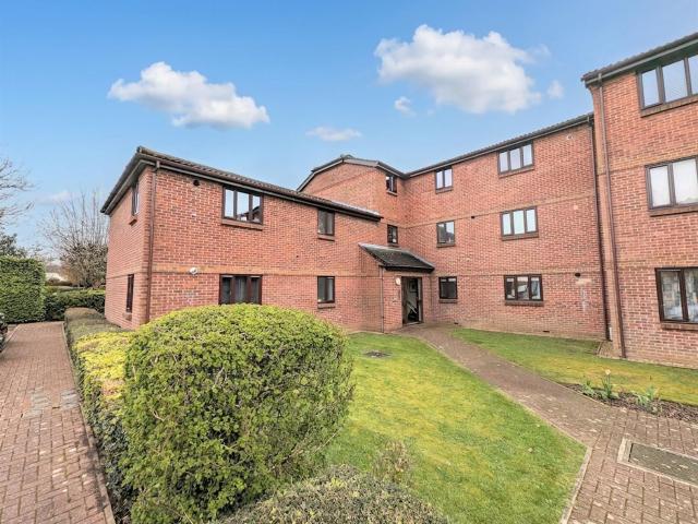 Apartment at Abbotsbury Court, Horsham