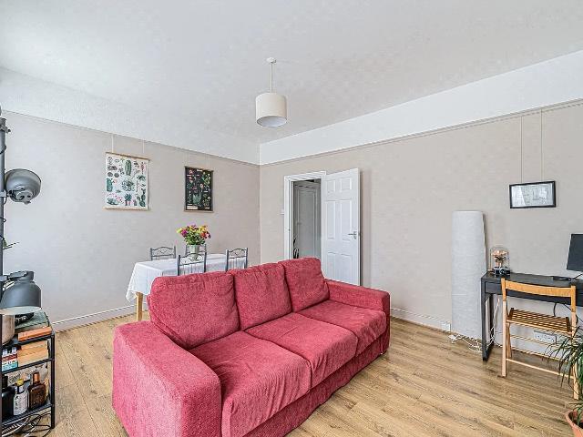 Apartment at Abbotsford Avenue, Greater London