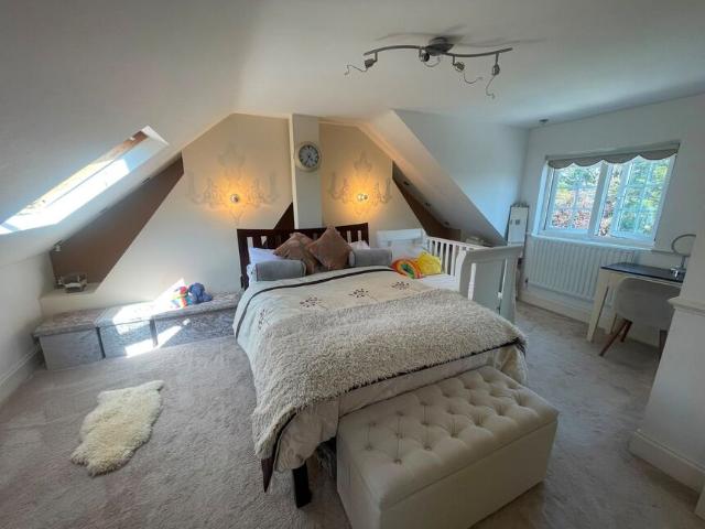 Apartment at Abbotswood Gardens, London