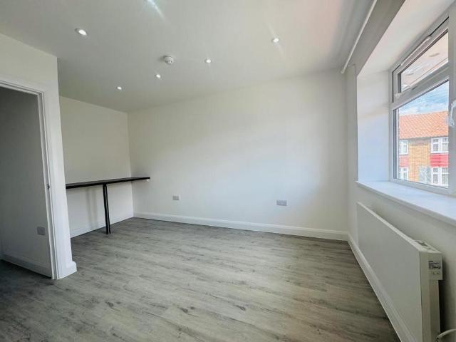 Apartment at Abercorn Gardens, London