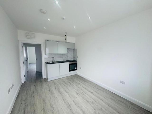 Apartment at Abercorn Gardens, London