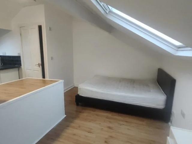 Apartment at Aberdeen Drive, Leeds