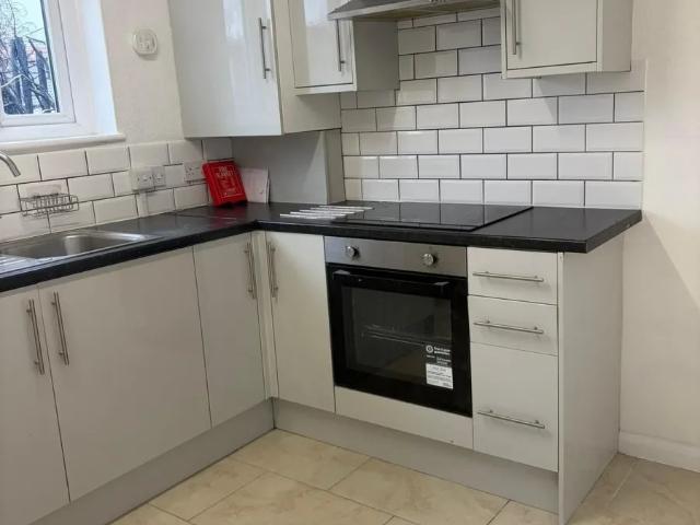 Apartment at Aberdeen Road, Greater London