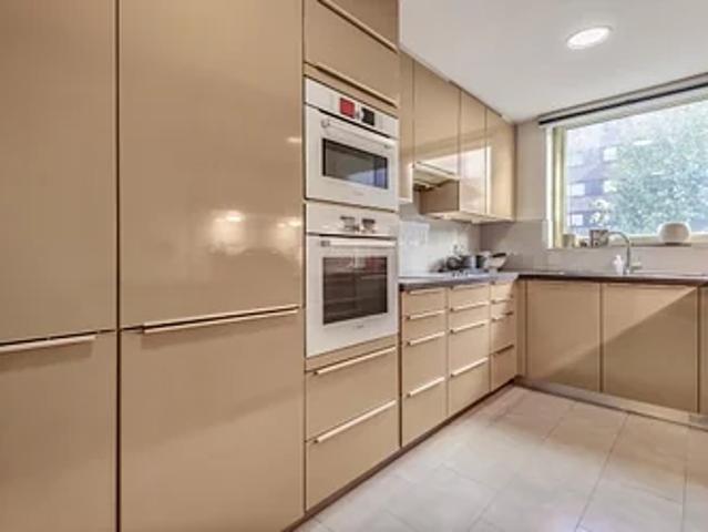Apartment at Acacia Gardens, City of Westminster