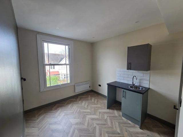 Apartment at Acacia Grove, Greater London