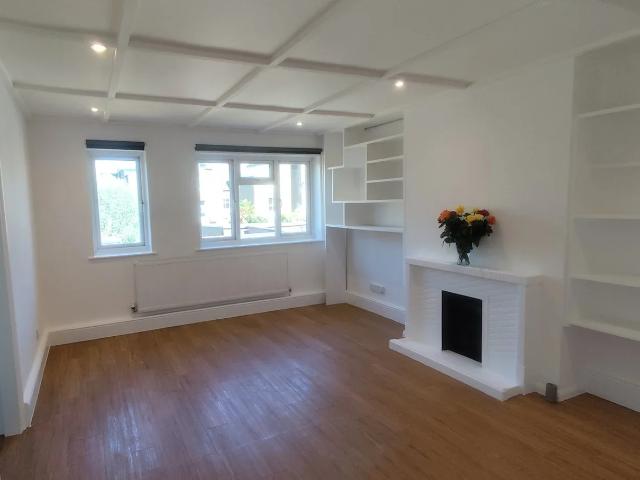 Apartment at Acacia Road, Greater London