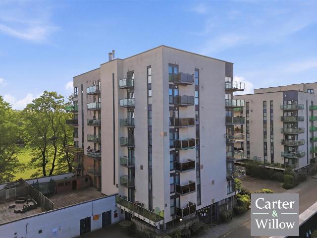 Apartment at Campus Avenue, Greater London