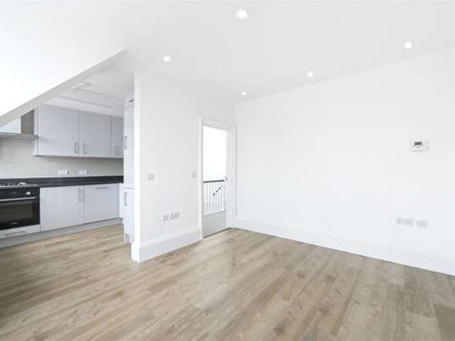 Apartment at Addison Gardens, Greater London