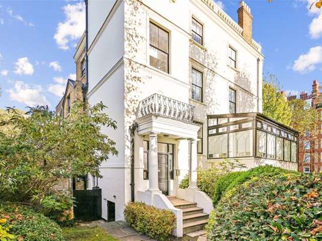 Apartment at Addison Road, Greater London