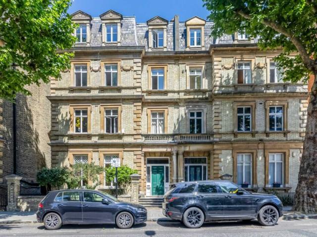 Apartment at Addison Road, Greater London