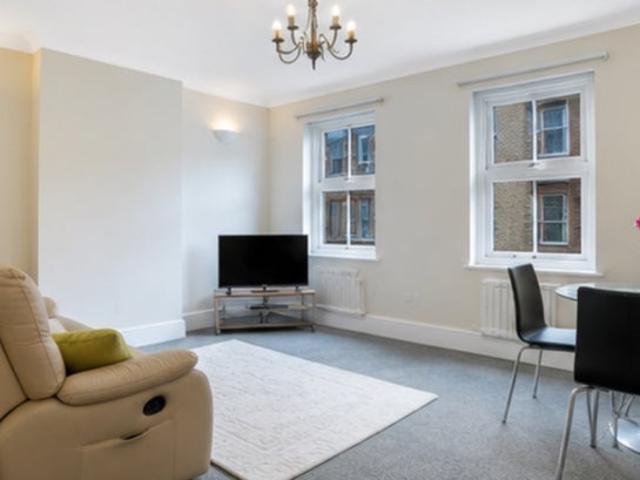 Apartment at Addison Road, Greater London