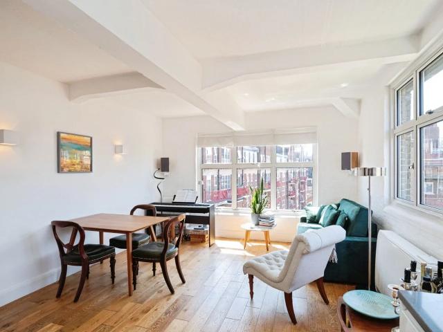 Apartment at Adelina Grove, Greater London