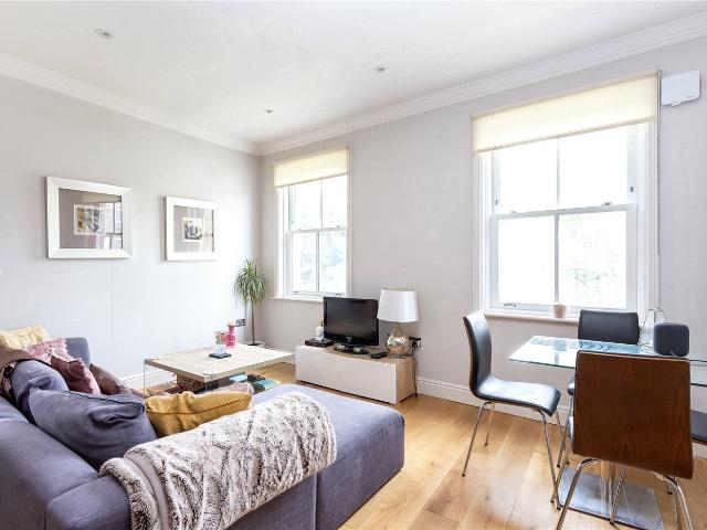 Apartment at Aden Grove, Greater London