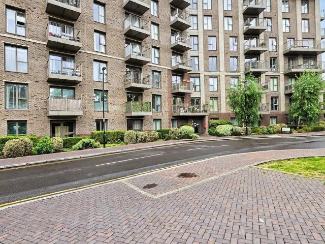 Apartment at Adenmore Road, Greater London
