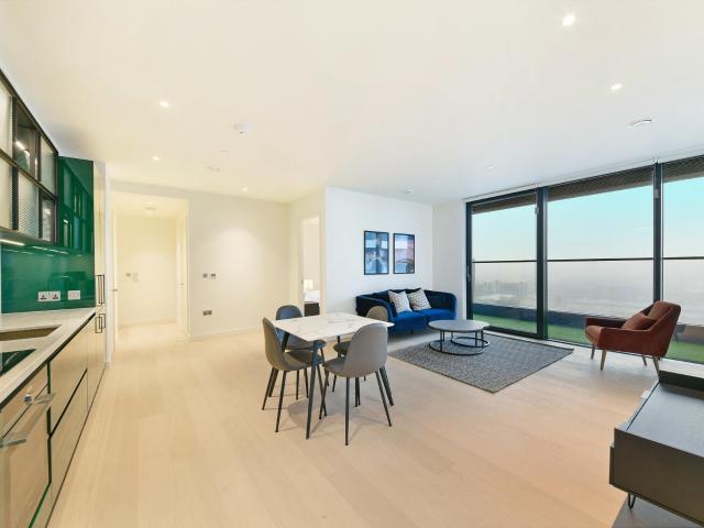 Apartment at Admirals Way, Greater London