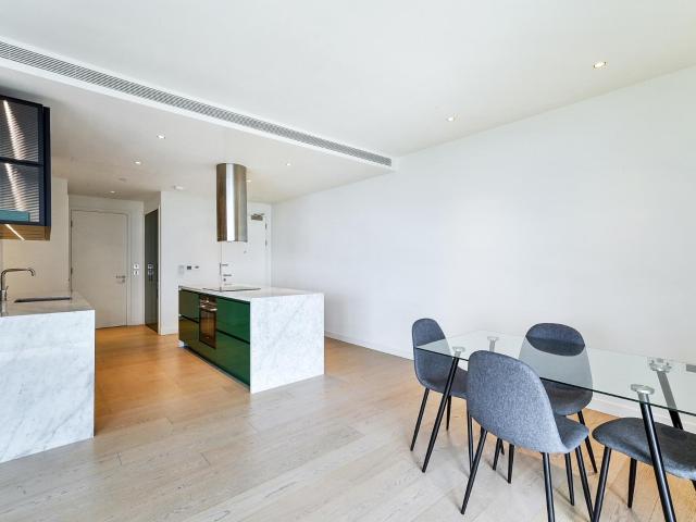Apartment at Admirals Way, Greater London