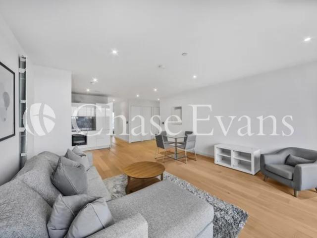 Apartment at Admiralty Avenue, Greater London