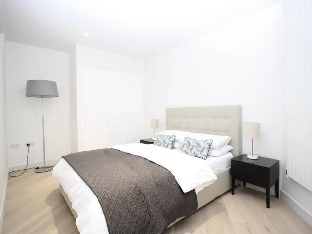 Apartment at Admiralty Avenue, Greater London