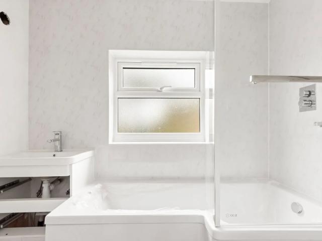 Apartment at Ainsworth Road, Greater London