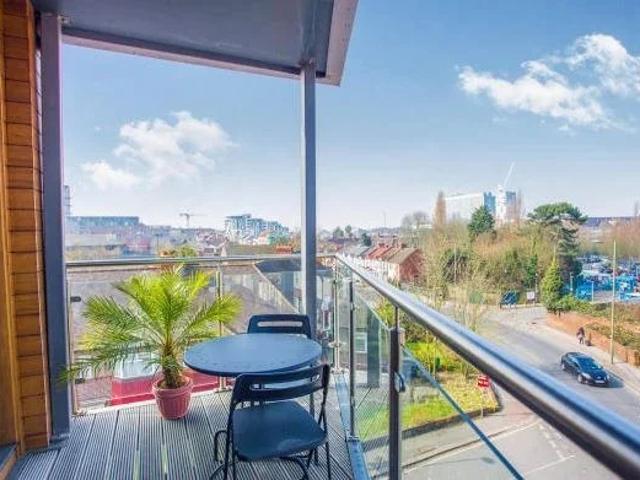 Apartment at Ajax Avenue, Greater London