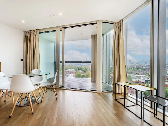 Apartment at Albatross Way, Greater London