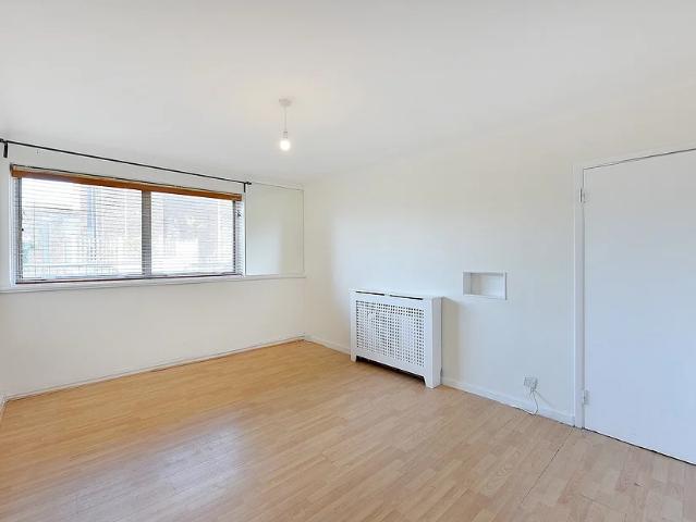 Apartment at Albert Bridge Road, Greater London