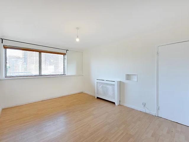 Apartment at Albert Bridge Road, Greater London
