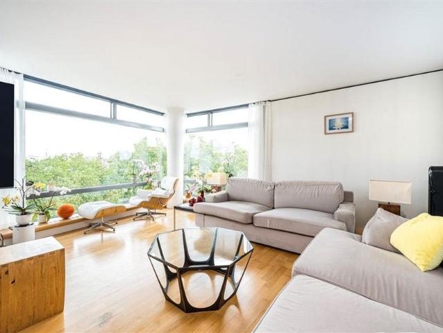 Apartment at Albert Embankment, Greater London