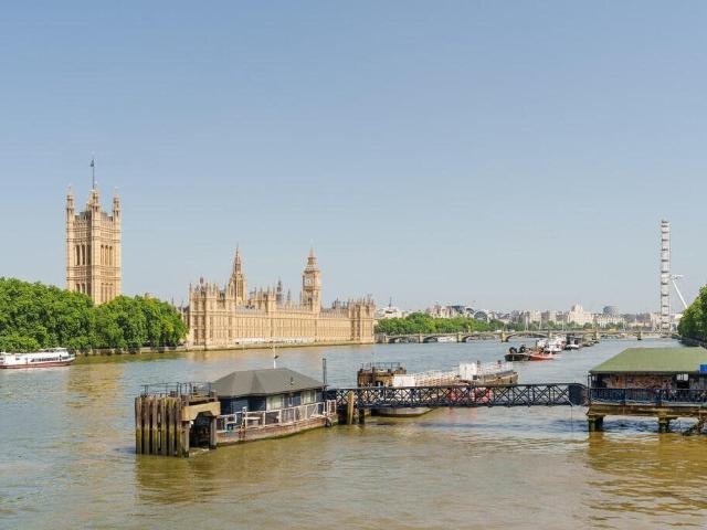 Apartment at Albert Embankment, Greater London