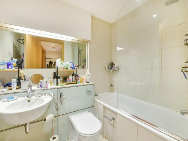 Apartment at Albert Embankment, Greater London