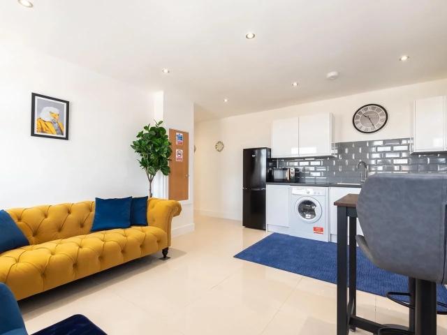 Apartment at Albert Road South, Southampton