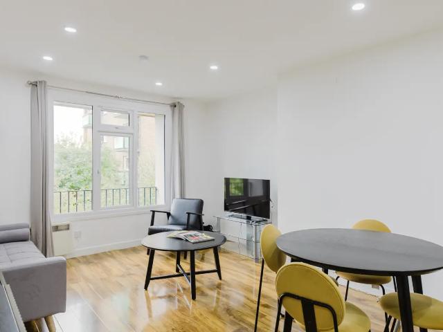 Apartment at Alberta Street, Greater London