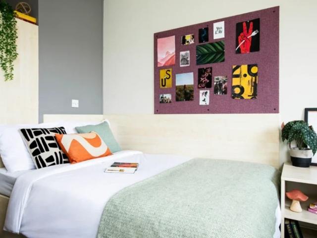 Apartment at Aldenham Street, Greater London