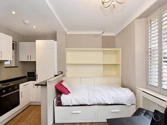 Apartment at Alderney Street, City of Westminster
