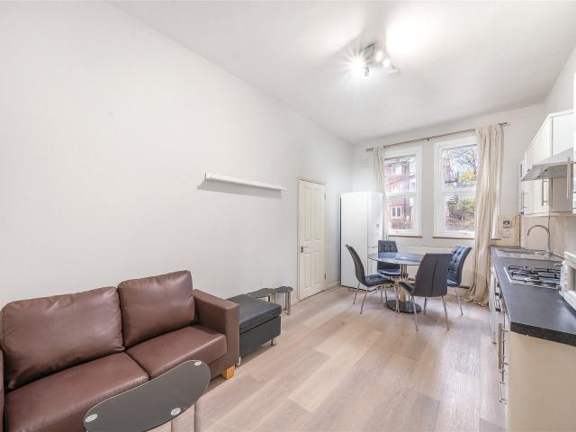 Apartment at Aldrington Road, Greater London