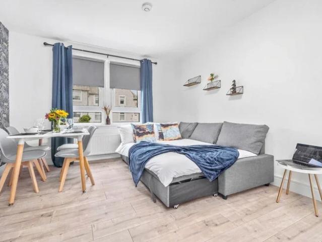 Apartment at Alexander Avenue, Viewpark