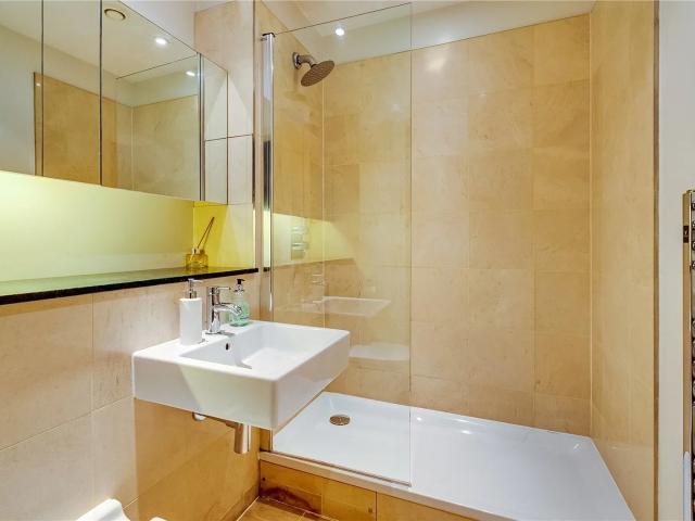 Apartment at Alexandra Avenue, Greater London