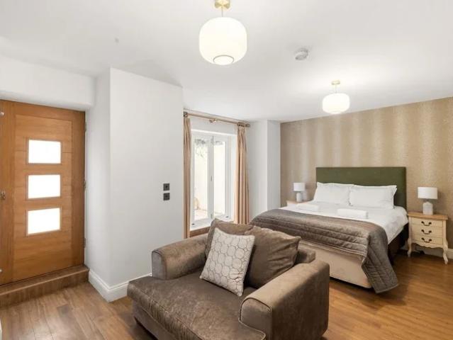 Apartment at Alexandra Road, Rochford