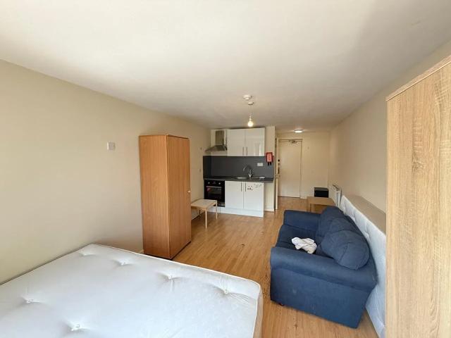 Apartment at Alice Way, Greater London