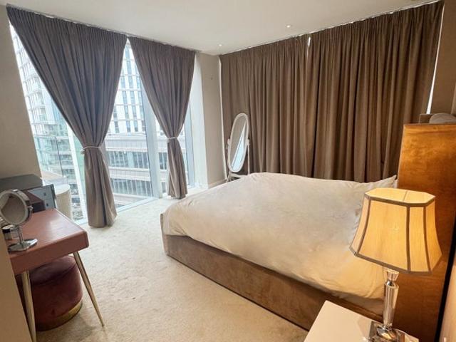 Apartment at Alie Street, Greater London